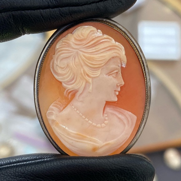 Unsigned | Jewelry | Vintage Real Cameo Brooch Natural Shell Hand ...